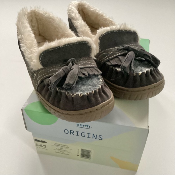 Earth Origins | Shoes | Nwt Earth Origins Grey Fur Lined Moccasin ...